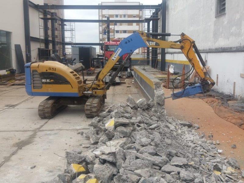 Locação de Mini Escavadeira com Rompedor - Romptec - Locação, Demolição ... Locação de Mini Escavadeira com Rompedor - Romptec - Locação, Demolição ...